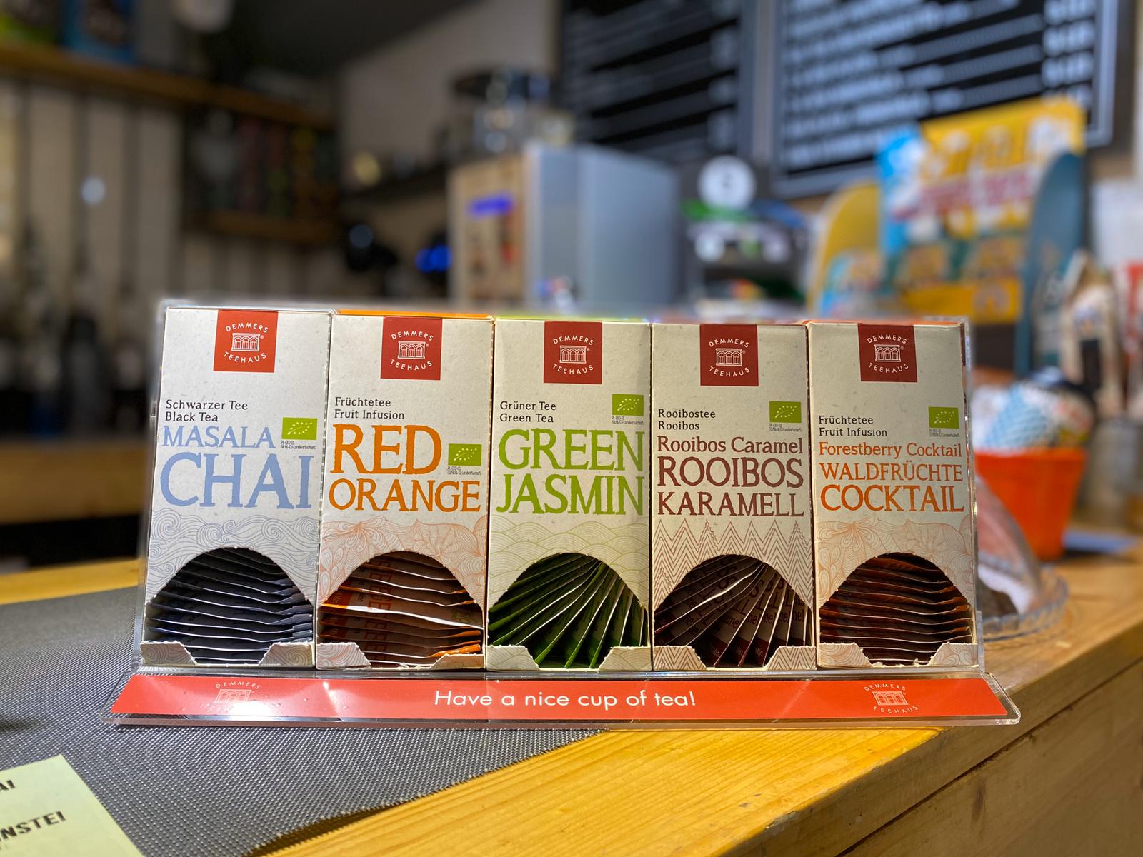 Ceaiurile Demmers Teehaus: acum în rețeaua grupului 5 to go - Horeca ...
